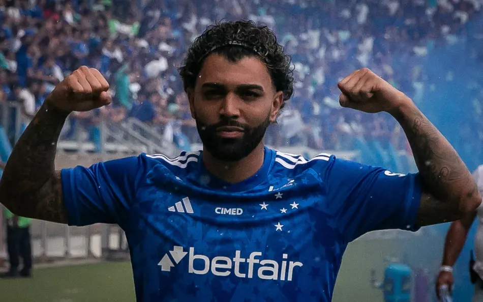 Gabigol celebra vitória do Cruzeiro sobre o Vasco