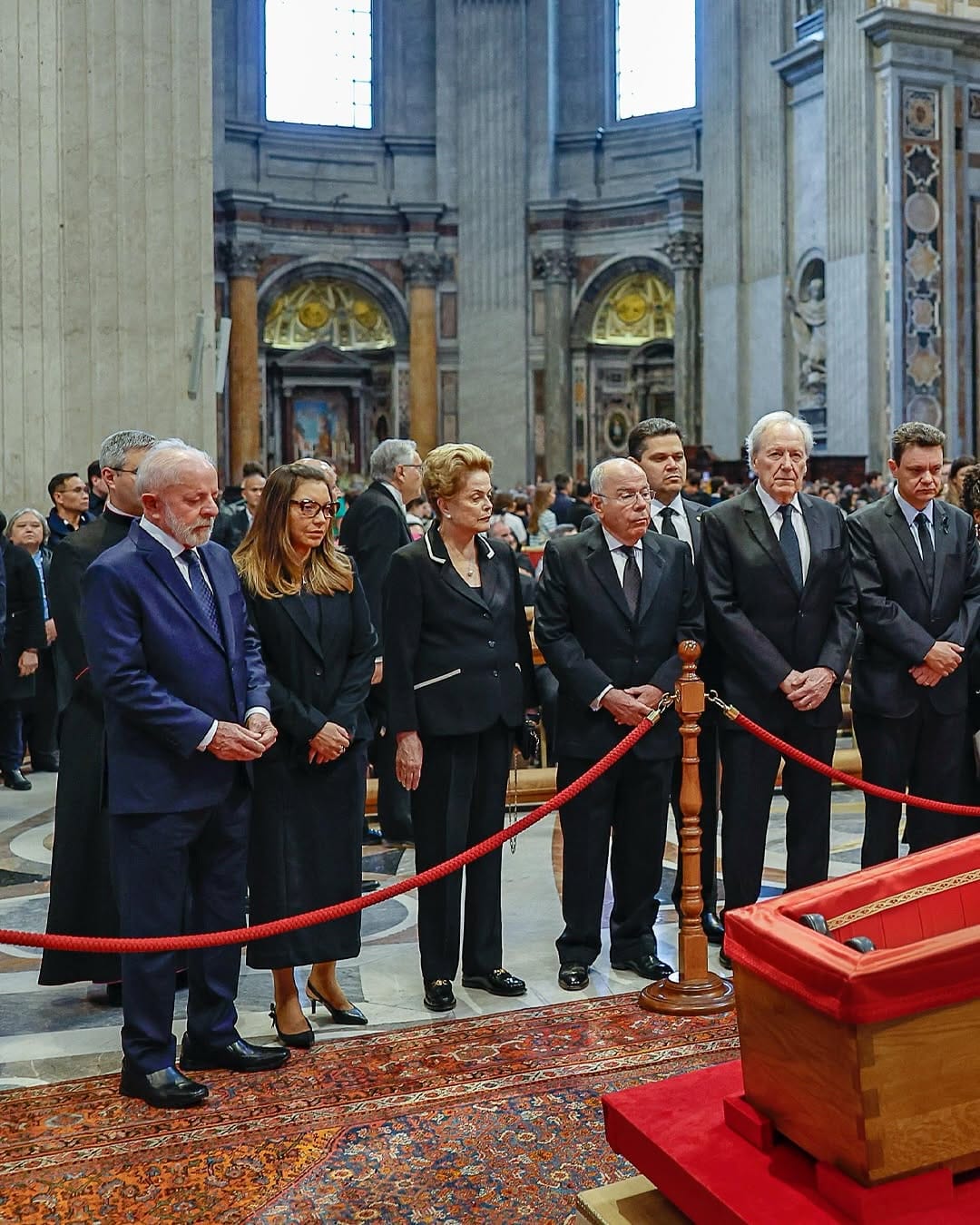 Lula e comitiva participam de velório do papa Francisco