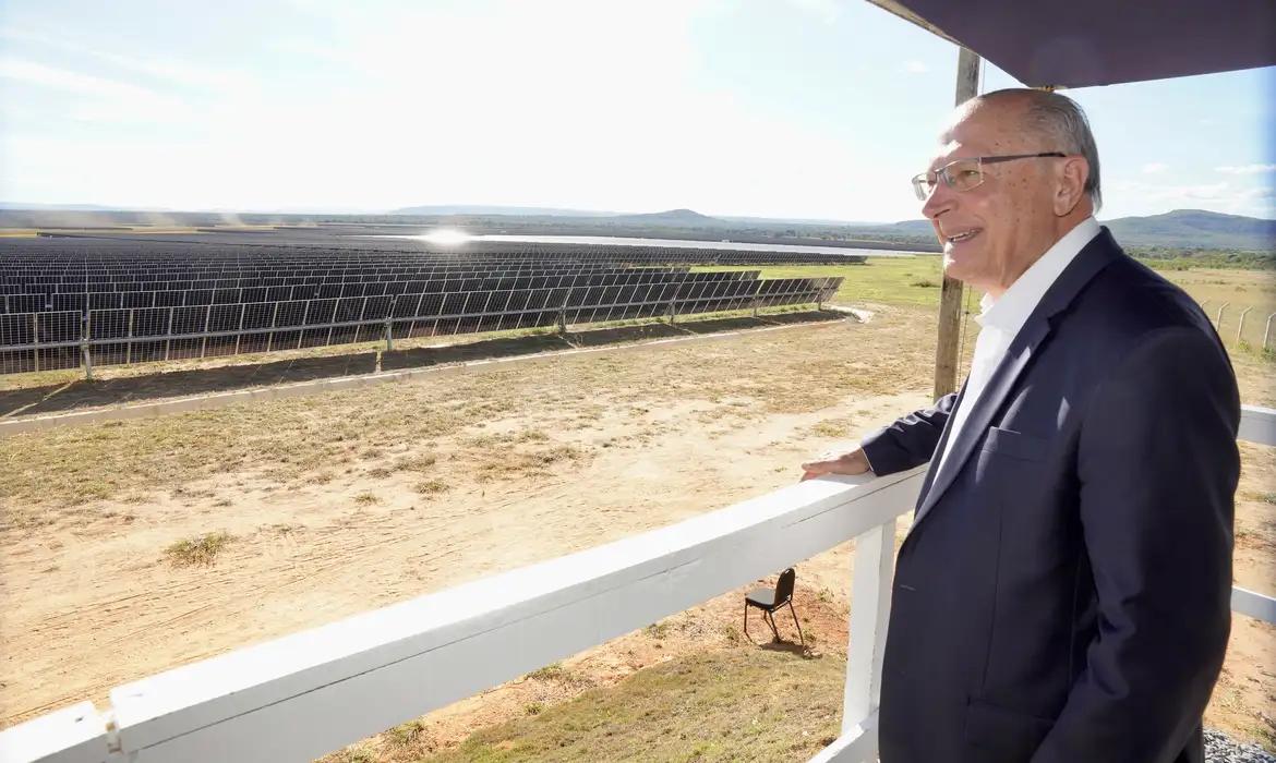 Parque Solar de Arinos é inaugurado em Minas Gerais